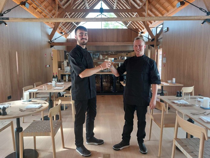 “Voor mij de dame blanche met een sausje van stout, a.u.b.”: in Hopspot ...