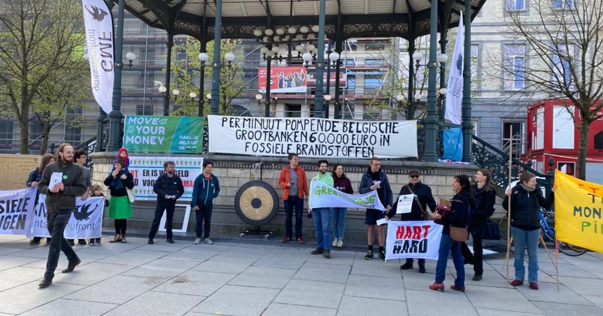 Manifestatie voor beter bankieren aan de Kouter | Gent | HLN.be