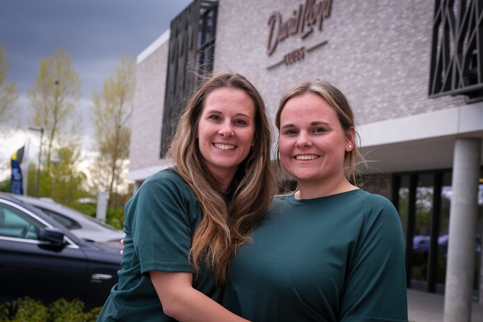 Lana (29) en haar zussen brengen lotgenoten samen nadat ze hun papa (55 ...