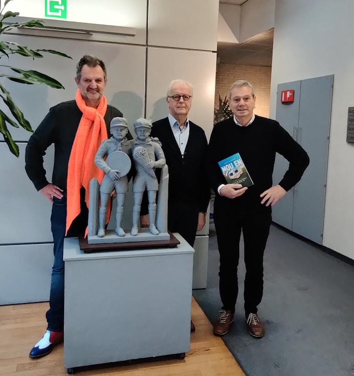 Boekvoorstelling Patrick Van Gompel lokt al zeker honderd toeschouwers ...