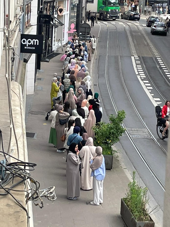 “Ze stonden al om 6 uur ‘s ochtends te wachten”: opening van pop ...