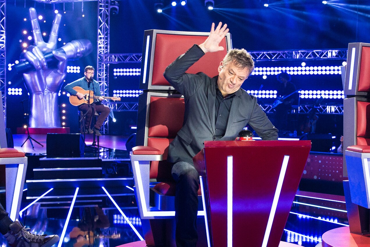 Coach Alex Callier keert terug naar z'n rode stoel | Foto | hln.be