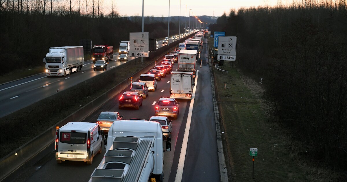 Kwartier file op E314 richting Leuven door ongeval ter hoogte van ...