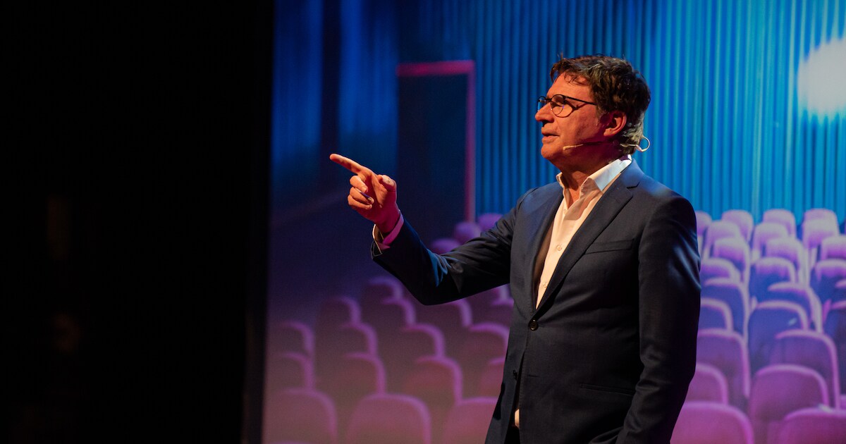 Erik Van Looy kondigt extra shows aan van ‘Verslaafd!’: “Ik ga moeten ...