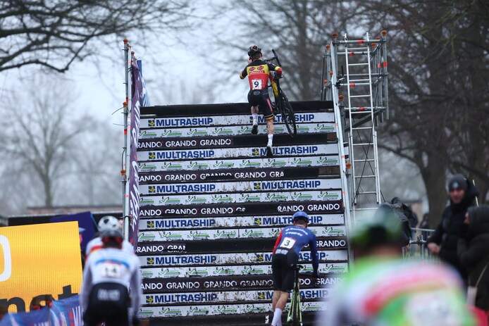 “Benieuwd hoe dicht ik Mathieu met deze vorm kan benaderen”: Niels ...