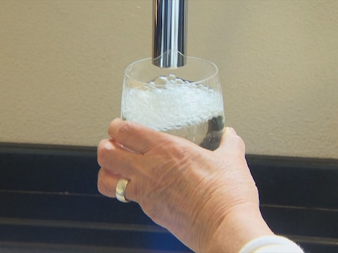 Inwoners van Menen en Wervik klagen over vreemde geur en smaak in ...