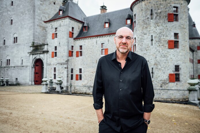 Eric Goens maakt eindejaarsversie van ‘Het conclaaf’ met BV’s en ...