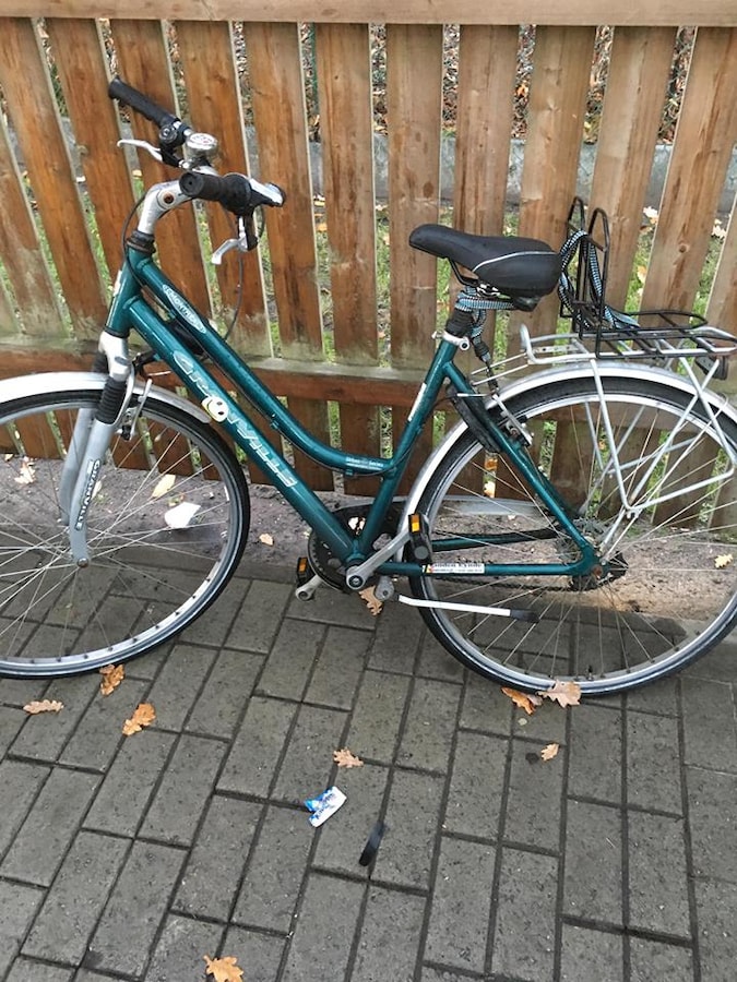 Vandalen steken fietsen in brand | Foto | hln.be