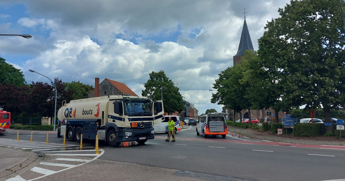 Geen verkeerslichten, wel breder fietspad: jaar na dodelijk ongeval wordt gevaarlijk kruispunt ...