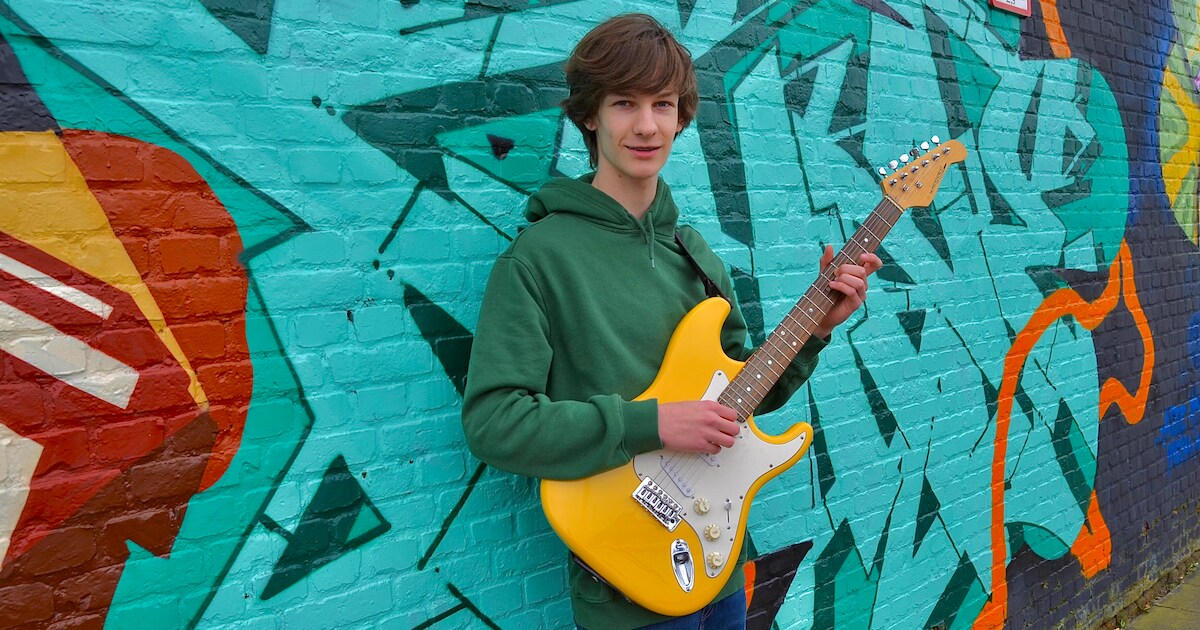 Kobe (16) verrast met eerste eigen song: “Positieve boodschap in tijd ...