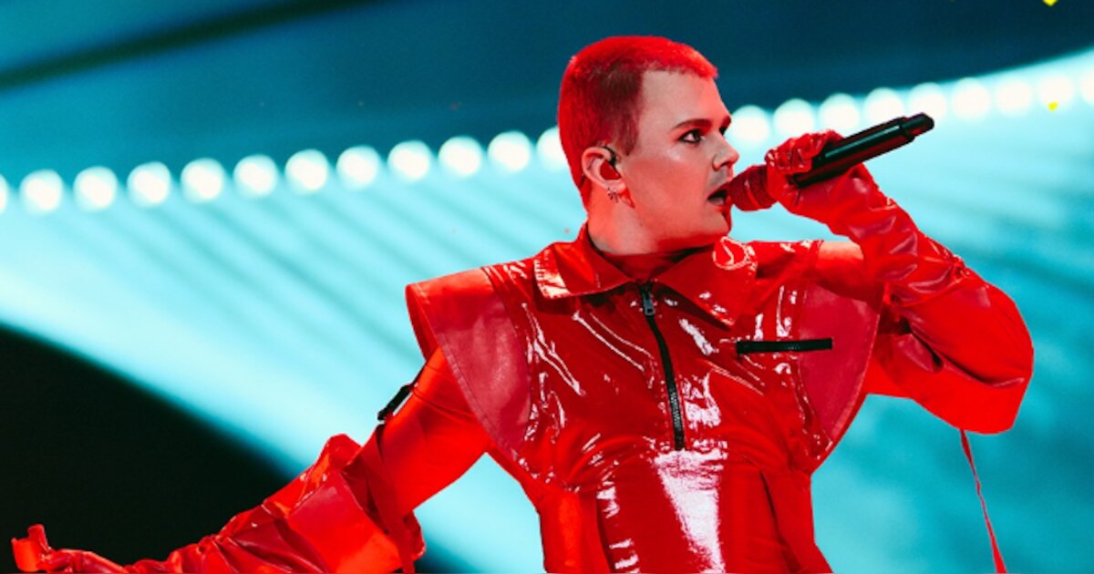 Eurovision deelt eerste beelden van Red Sebastian op podium ...