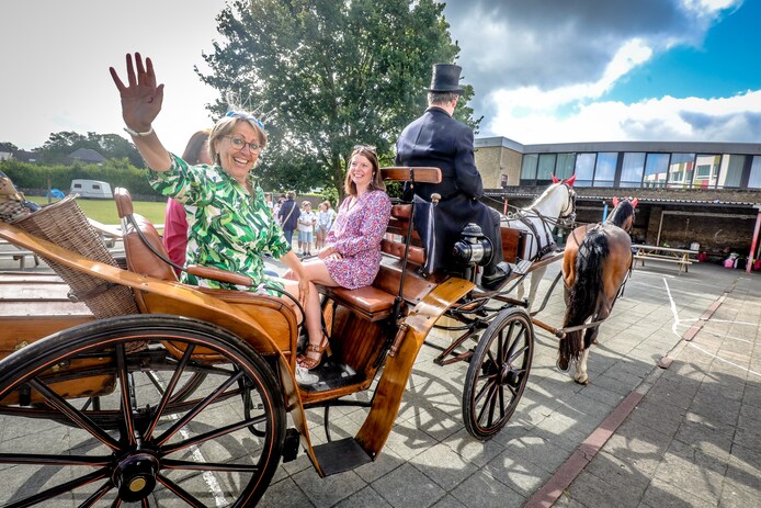 Sint-Pieterschool neemt afscheid van juf Sabine: "Na 41 jaar lesgeven ...
