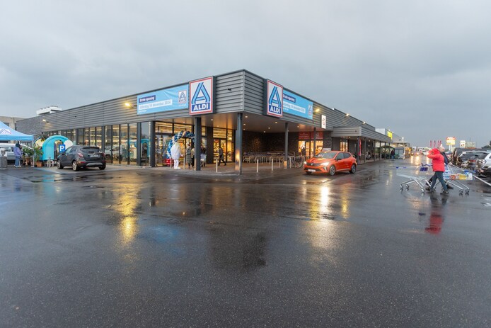 ALDI Middelkerke opent vernieuwde winkel | Middelkerke | hln.be
