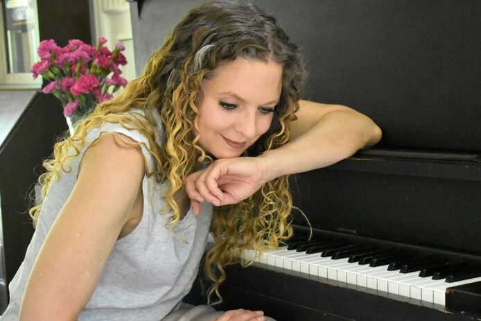 Den Bascuul ontvangt Jennifer Porter voor optreden | Lokeren | hln.be