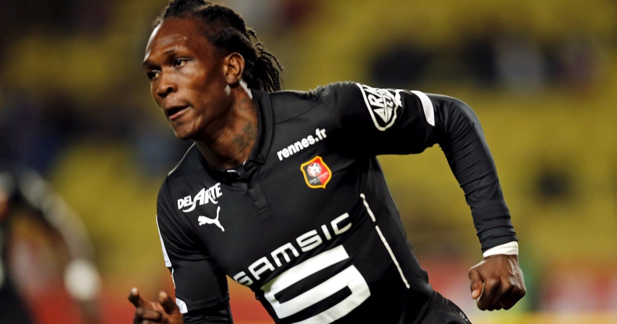 Habib Habibou (32) officieel voorgesteld bij Lokeren: “Enorm ...