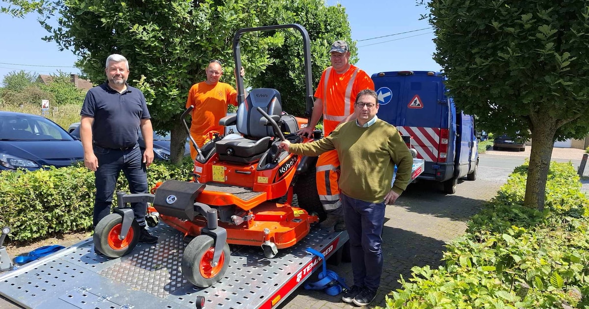Nieuwe grasmaaier en aanhangwagen voor technische dienst | Pepingen | HLN.be