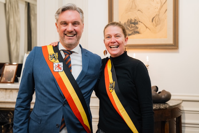 Phaedra (49) en Tom (53) zijn bu(u)rgemeesters én familie: “Wie dan de ...