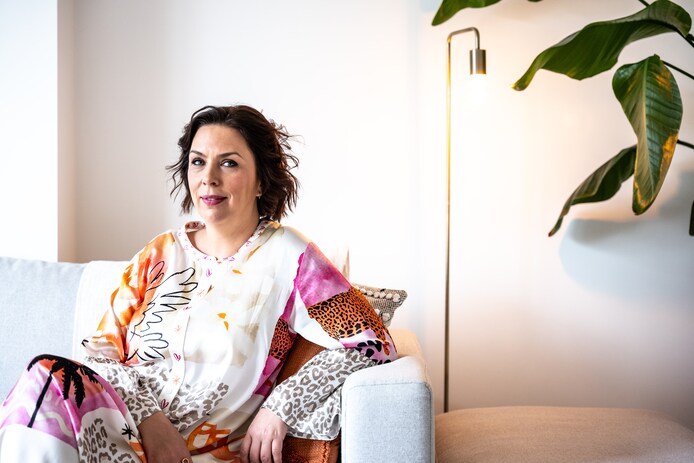 “Al dat moois. Seks. Lekker eten. Dat kan toch niet voor niks zijn ...