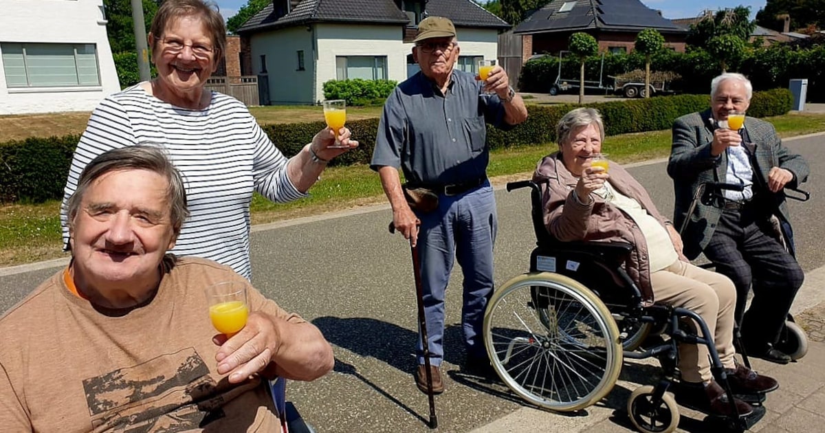 ‘J’attendrai’ van Yvette Ravell en bingo bij de buren: wzc Wommelgheem ...