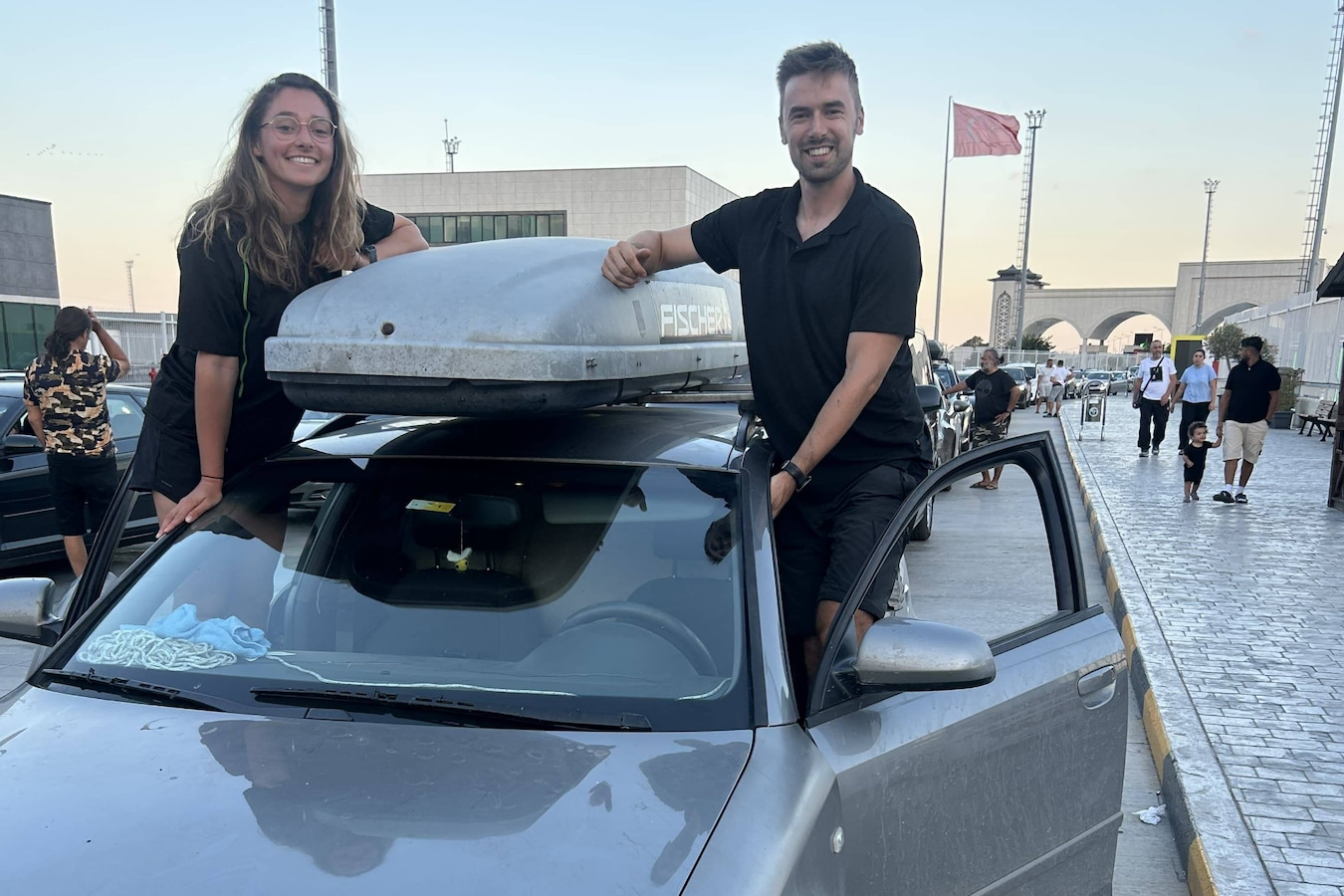 Britt vond na ‘Blind getrouwd’ de ware op Tinder: “Ik weet pas wat echte liefde is sinds ik ...