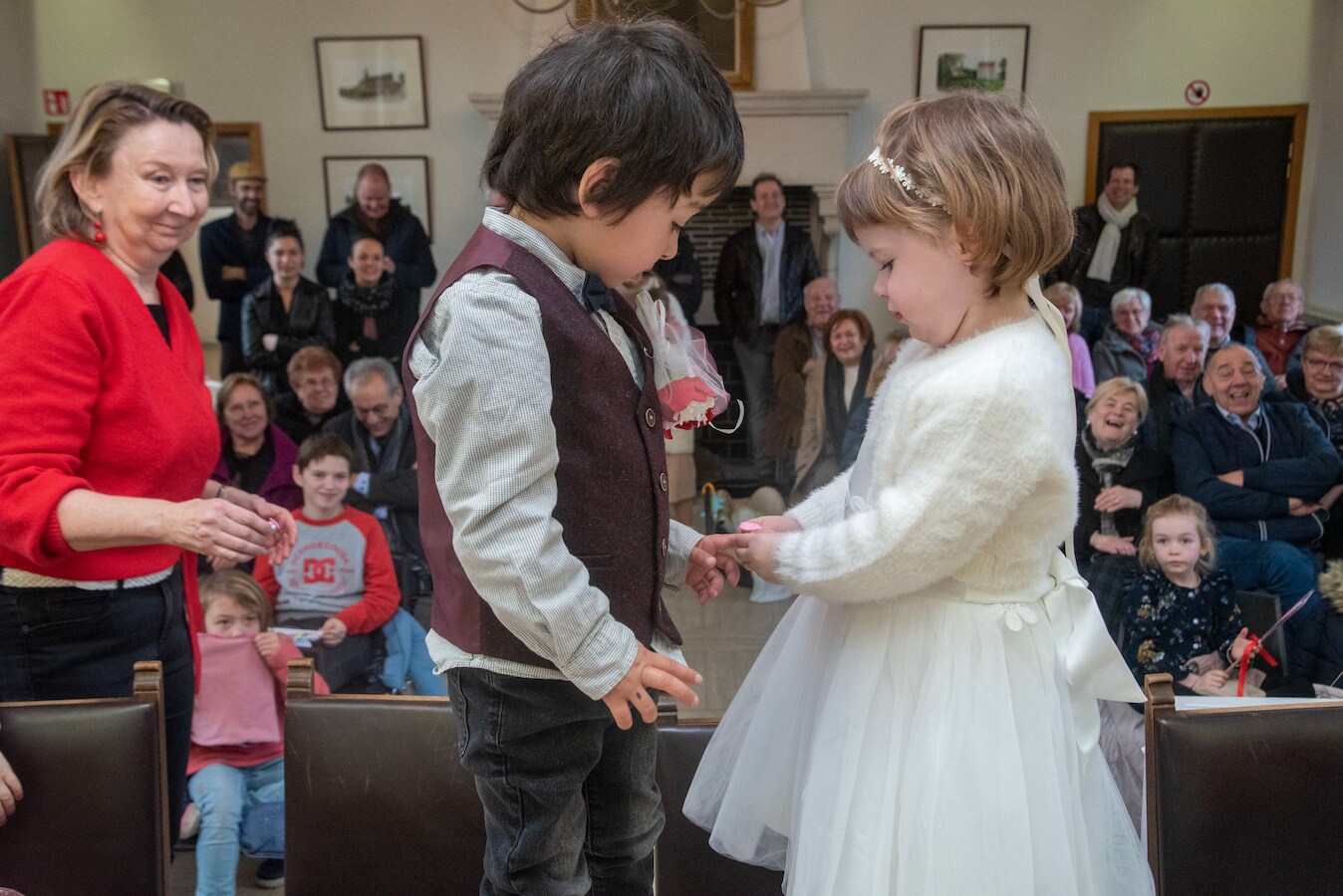 Peuters en kleuters Ankerschooltje beloven elkaar eeuwige trouw | Foto ...