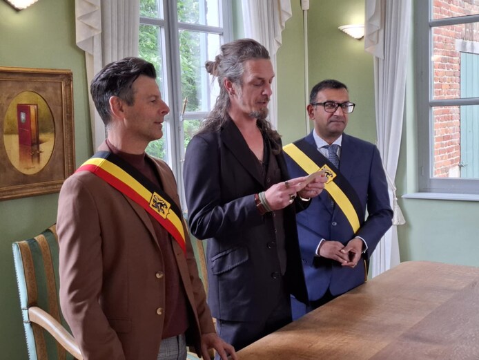 Nieuw huwelijksgedicht voor Heist door dorpsdichter Daan Ceulemans ...