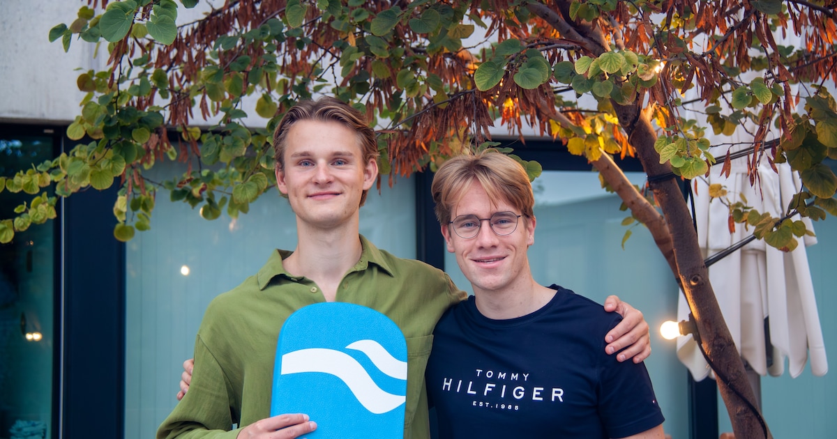 Twintigers Noah en Maarten starten zwemschool De Ark: “We werken in ...