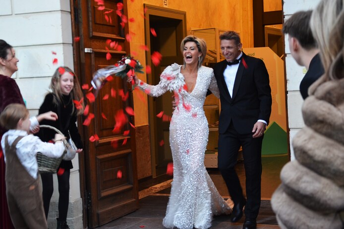 Wesley Sonck geeft ja-woord aan Virginie in oud-stadhuis van Ninove ...