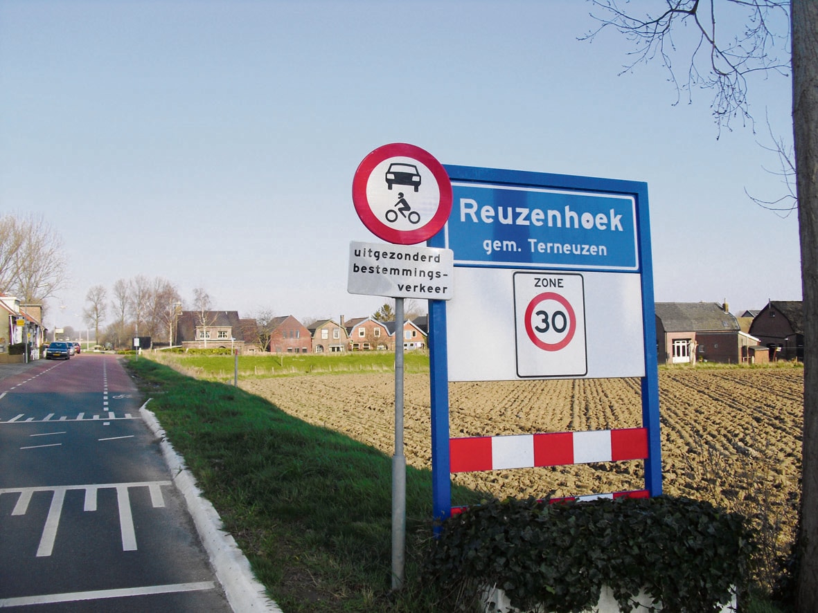 Reuzenhoek wil verkeersdrempels voor de veiligheid, in Othene balen ze ...