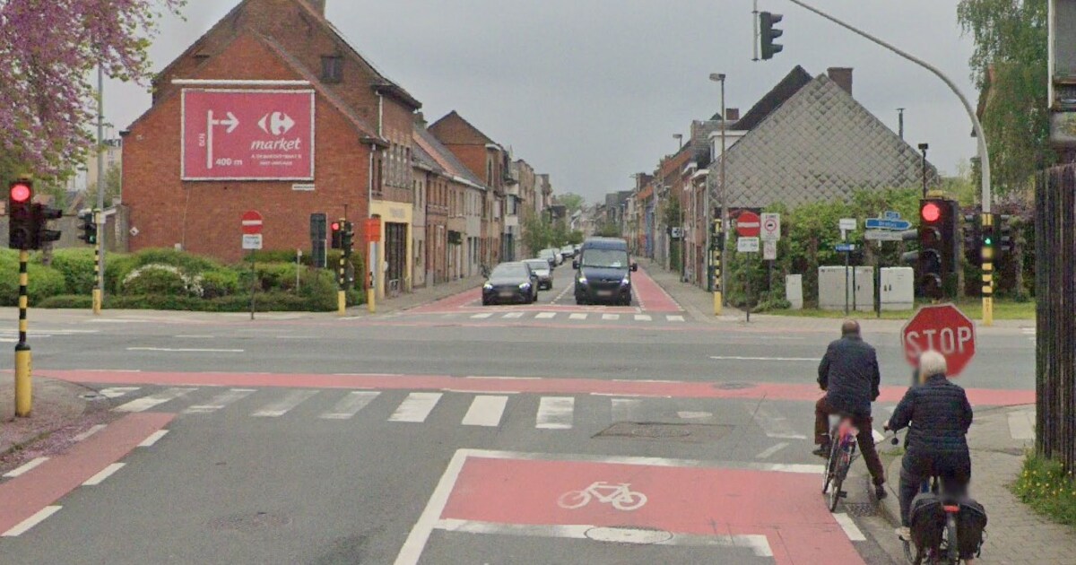 Fietsers krijgen eigen verkeerslichten aan kruispunt Hertjen en Brugsken met N70: “Veiliger en ...