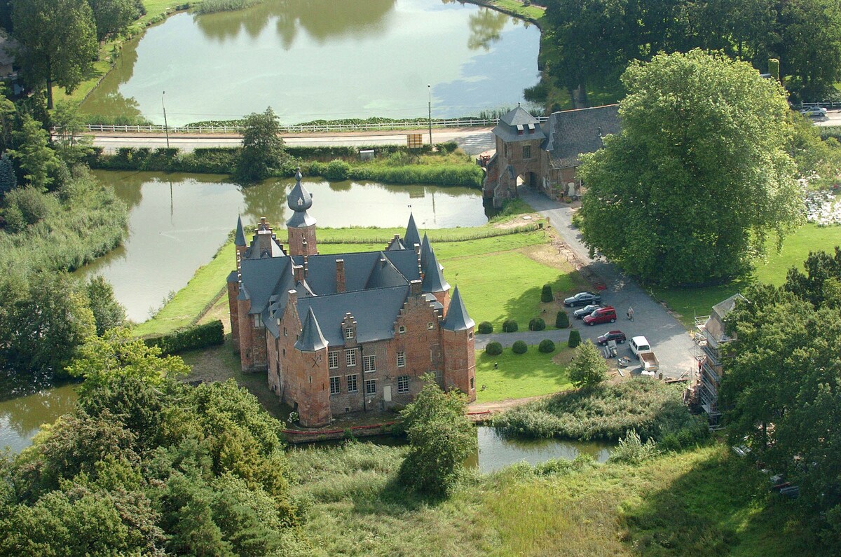 Voordracht onthult vroege geschiedenis van kasteel van Rumbeke ...