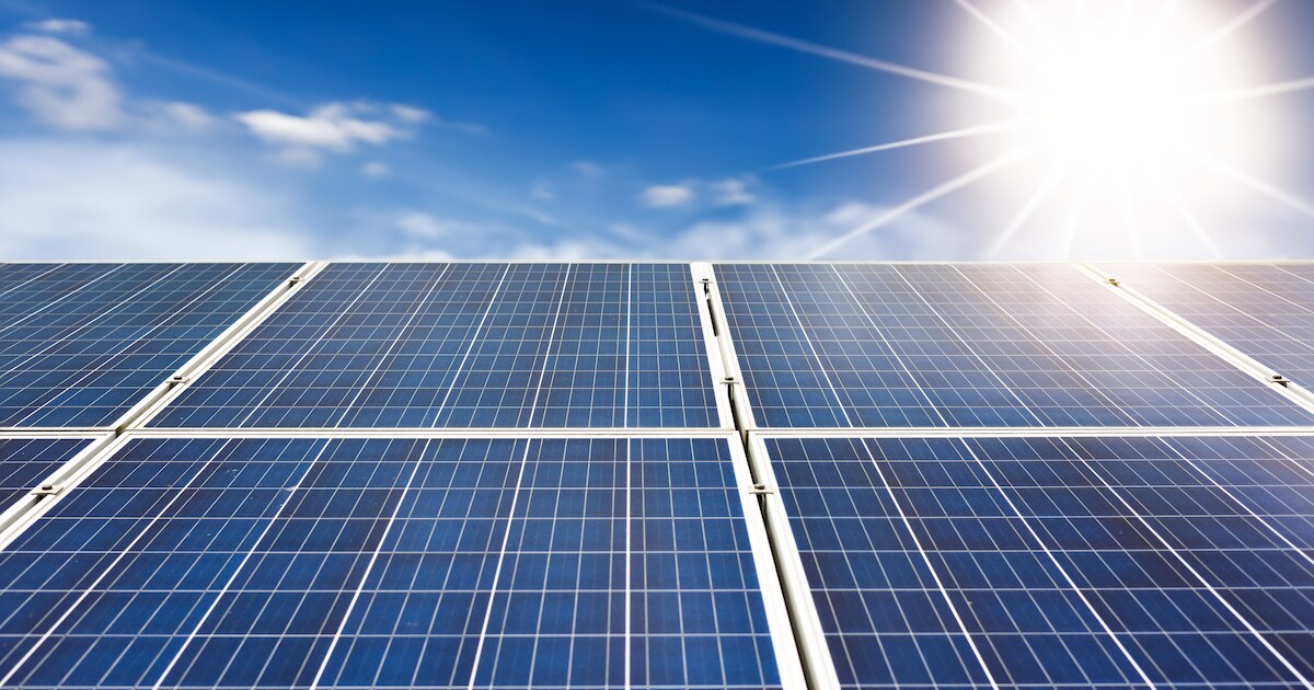 Warm weer blijkt niet goed voor stroomproductie zonnepanelen: in dit ...