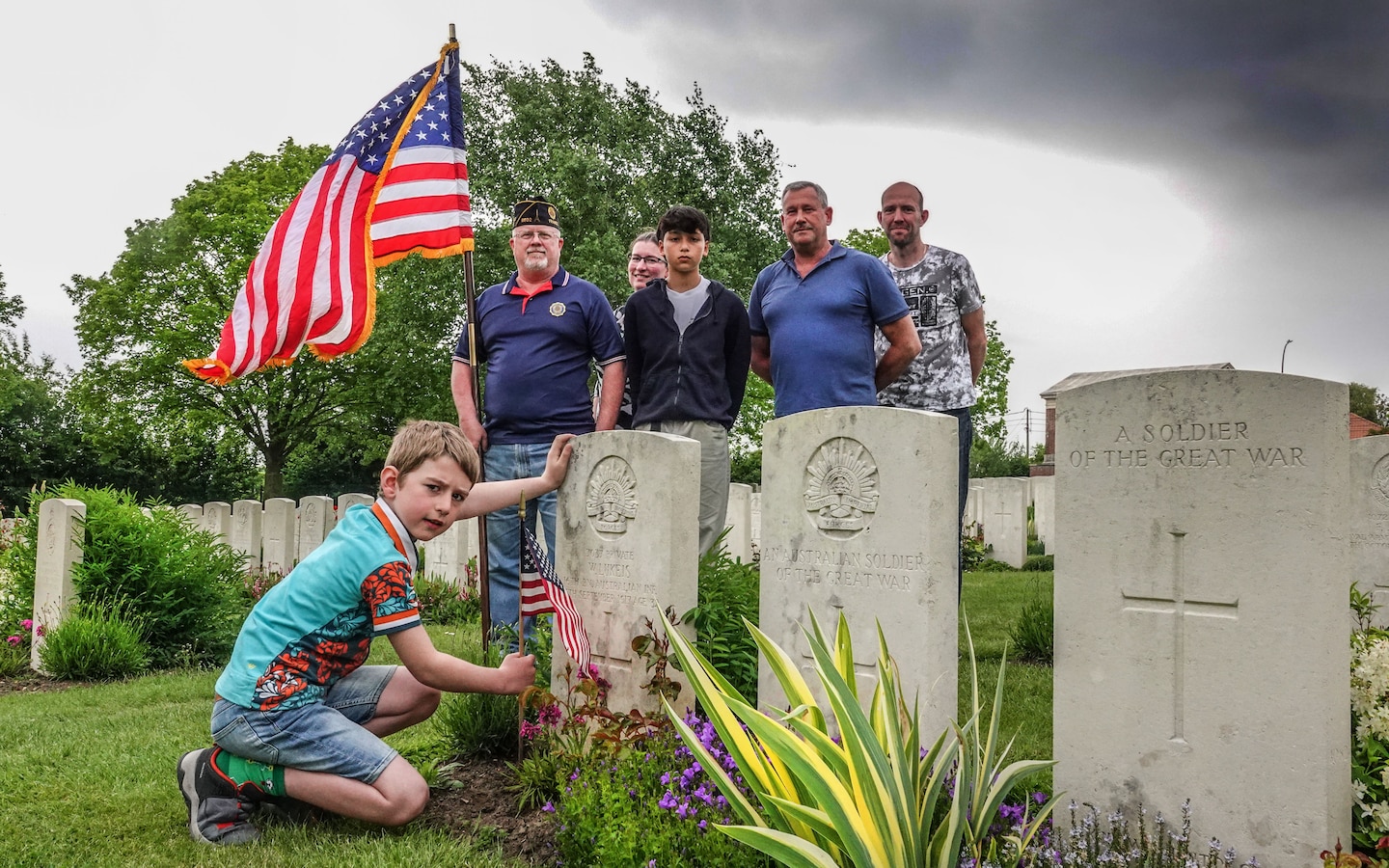 Amerikaanse vlaggetjes op Gemenebest-begraafplaatsen: “We eren ...