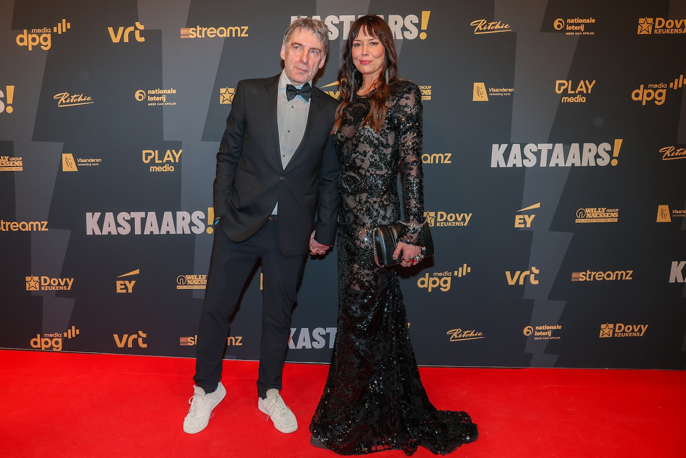 IN BEELD. Veel decolleté voor Zita Wauters en Siska Schoeters poseert ...