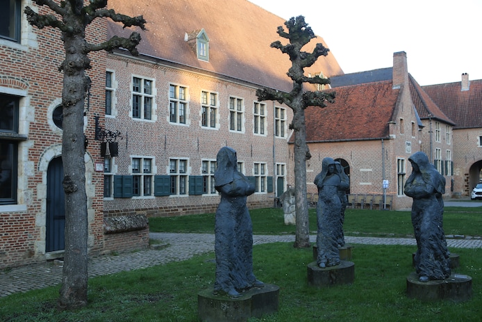 HUIZENJACHT. Diest, alle voordelen van een stad, maar ook de rust van ...