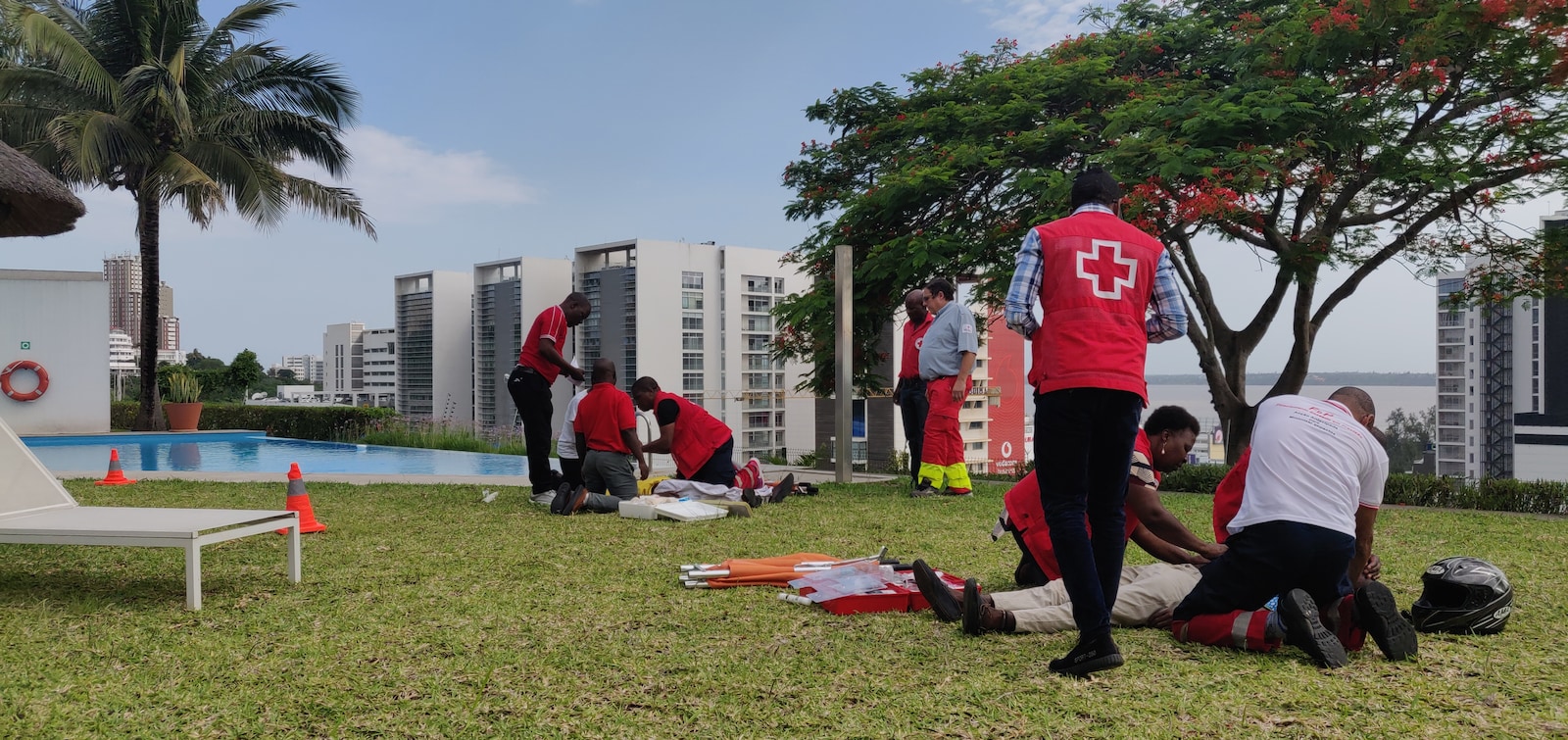 Haachtenaar Bruno (58) leert mensen in Afrika levens redden: “Het kan ...