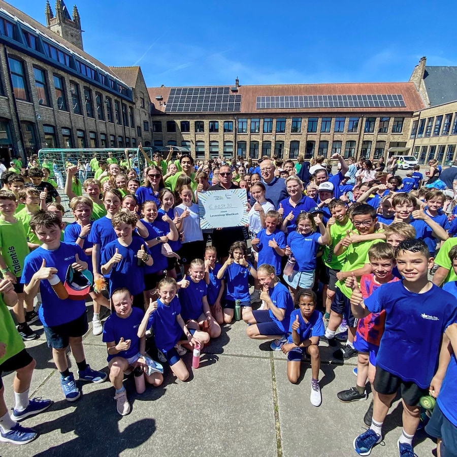 Leerlingen van Sint-Bernarduscollege en basisschool Stella Maris geven ...