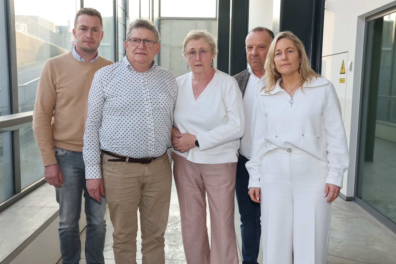 “Zet u. Die show past niet”: vader van David Polfliet gaat confrontatie ...