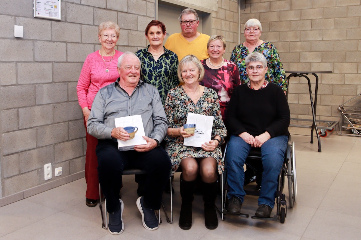Nieuw kaartseizoen Okra De tassche start met hulde: Martine D’Hooghe ...