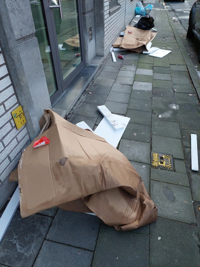 Ommegangstraat geteisterd door zwerfvuil: “Het lijkt dweilen met de ...