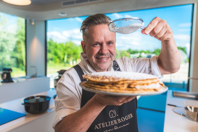 Toppatissier Roger Van Damme laat recepten proeven in Delhaize ...