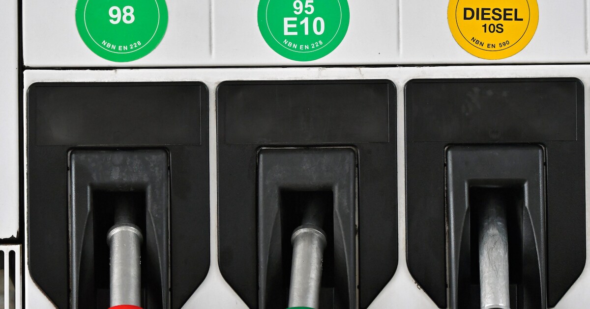 Benzineprijs stijgt en nadert 1,5 euro per liter | Consument | HLN.be