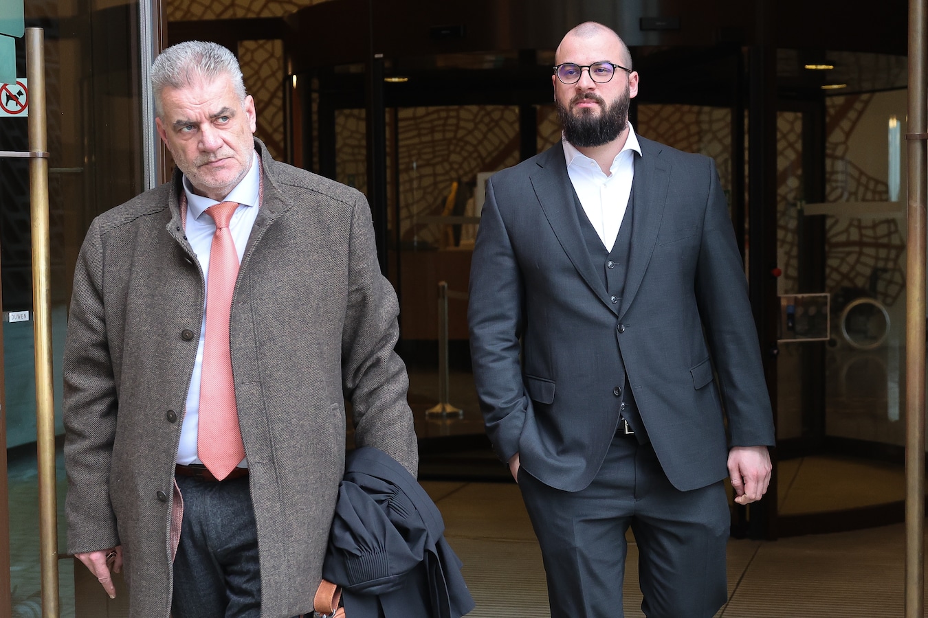 Reed duiker Gino S. opzettelijk met zijn vrouw in kanaal? “Hij ...