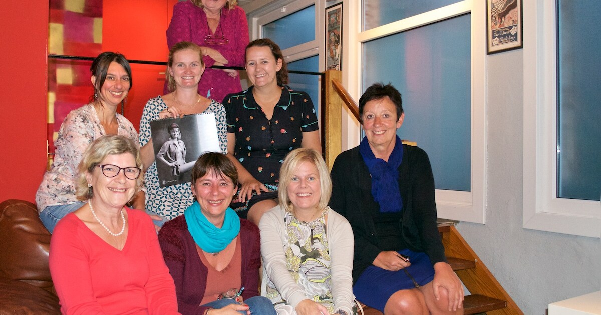 Vrouwen Schoolbond gaan naakt voor 'Calender Girls' | Lier | HLN.be