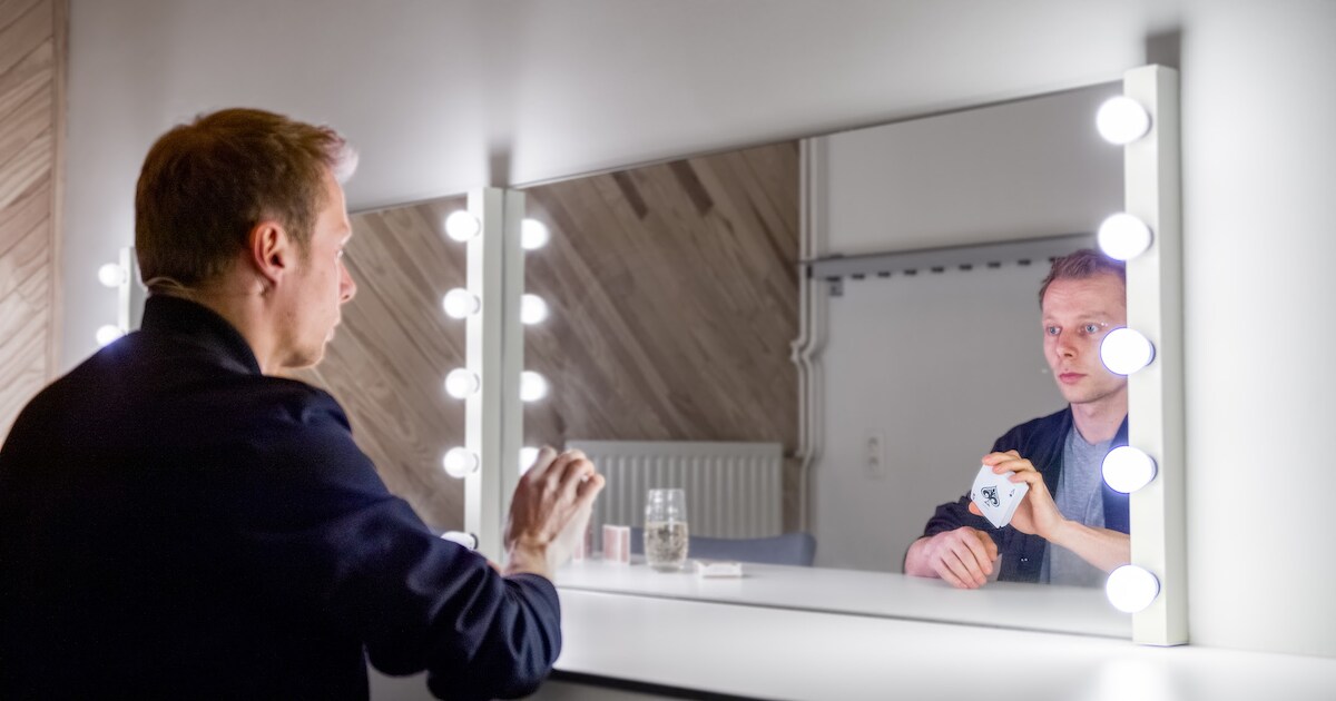 Bekende goochelaar Nicholas geeft extra show in Schoten | Schoten | HLN.be