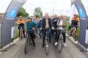 Fietsbrug over Vijfstraten officieel geopend: “Kinderen kunnen nu veilig druk kruispunt ...