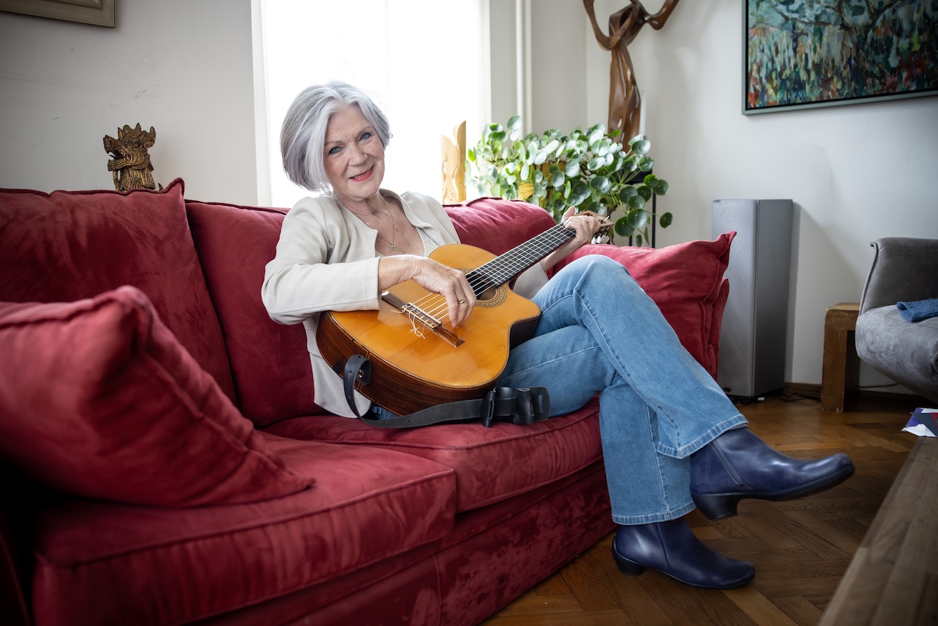 Songfestivalwinnares Lenny Kuhr (76) verruilt Nederland straks voor ...