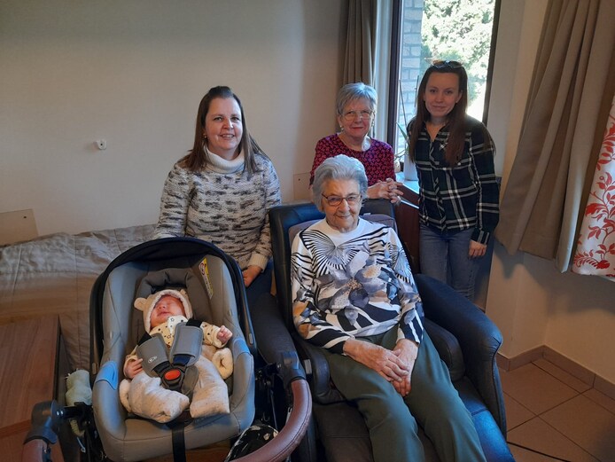 Mia vervolledigt vijfgeslacht in Schilde en omgeving | Schilde | hln.be