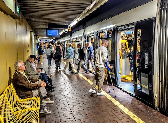 Tramverkeer richting Linkeroever hervat na stroompanne in tunnel onder de Schelde | Antwerpen ...