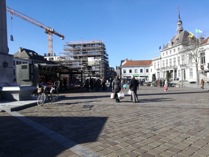 Laatste wekelijkse markt is geen overrompeling in Ronse, bezoekers ...